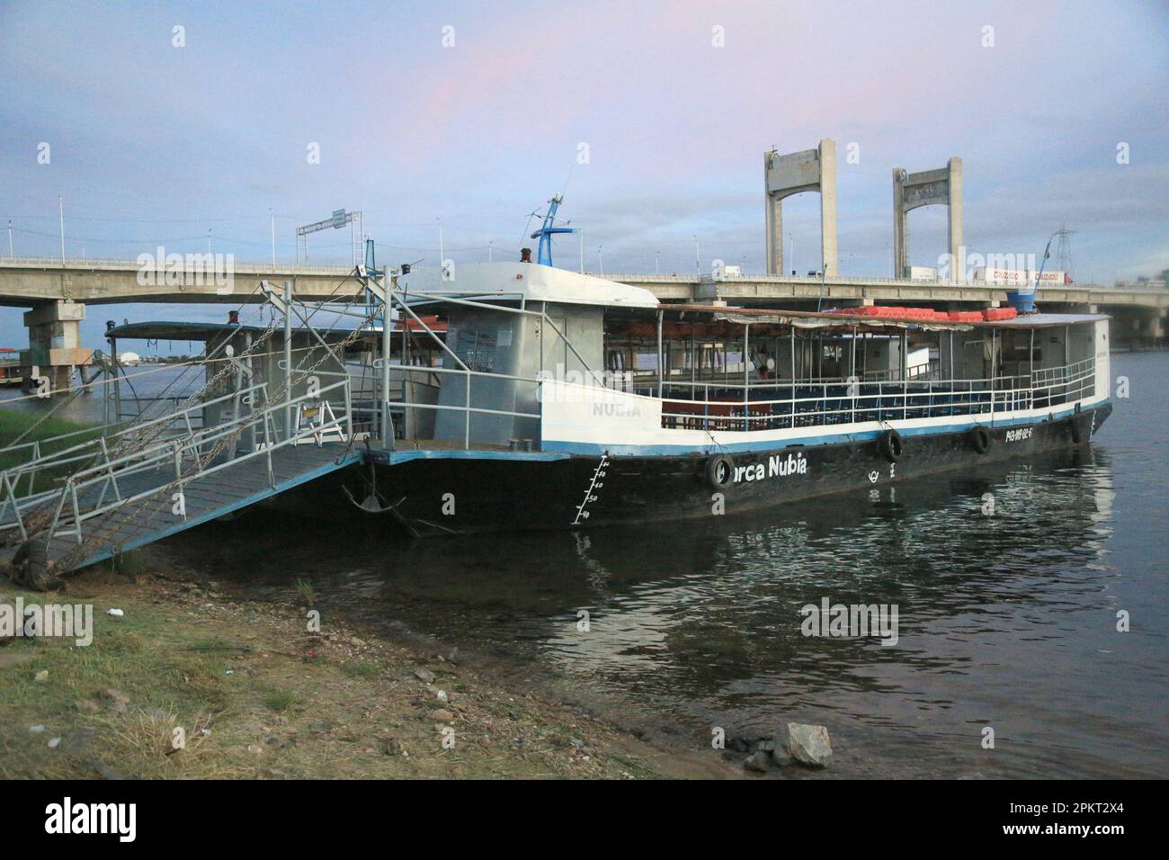juazeiro, bahia, brazil - april 4, 2023: boats moored on the bank of ...