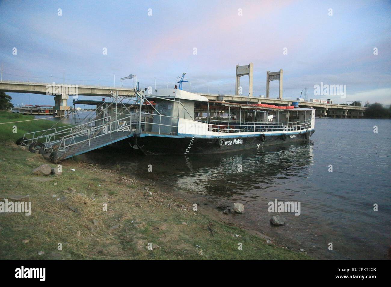 juazeiro, bahia, brazil - april 4, 2023: boats moored on the bank of ...