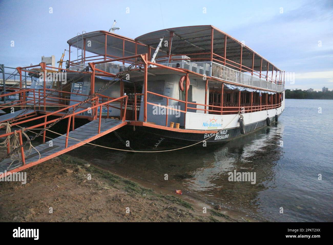 juazeiro, bahia, brazil - april 4, 2023: boats moored on the bank of ...