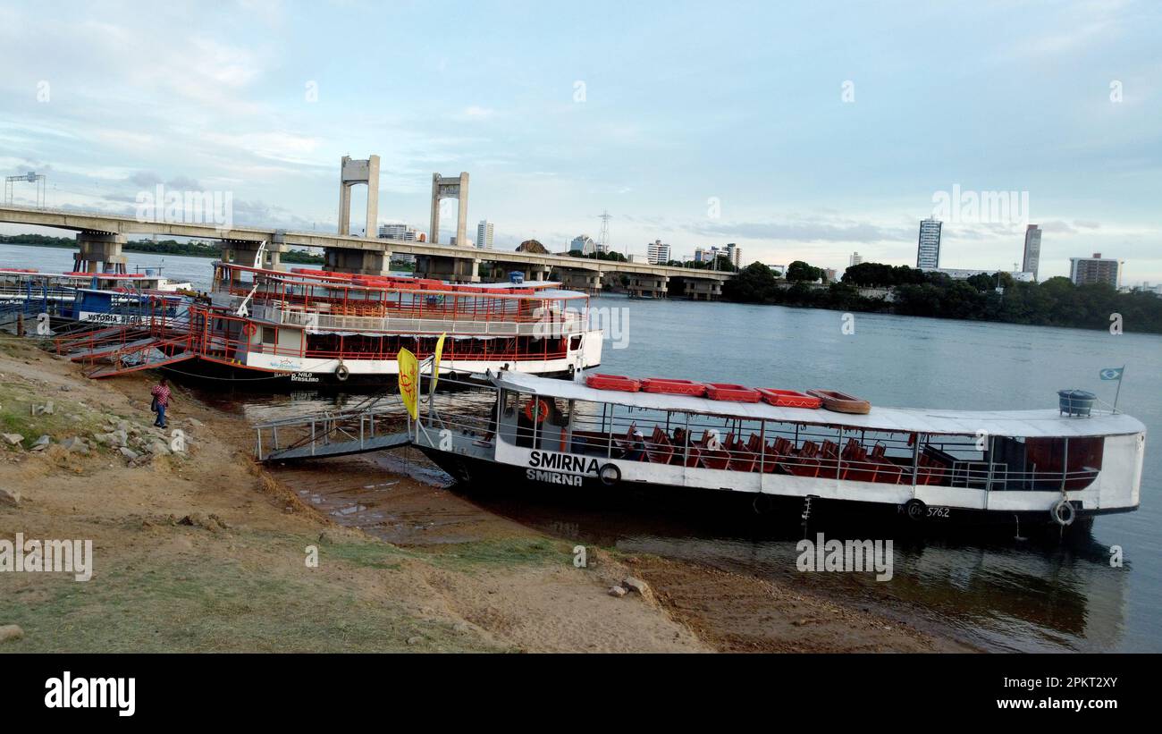 juazeiro, bahia, brazil - april 4, 2023: boats moored on the bank of ...