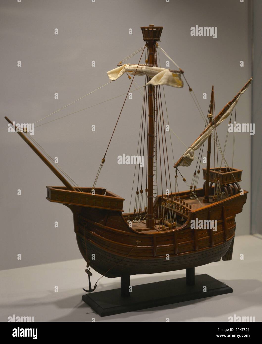 Late 14th century merchant ship. Model. Maritime Museum. Lisbon ...