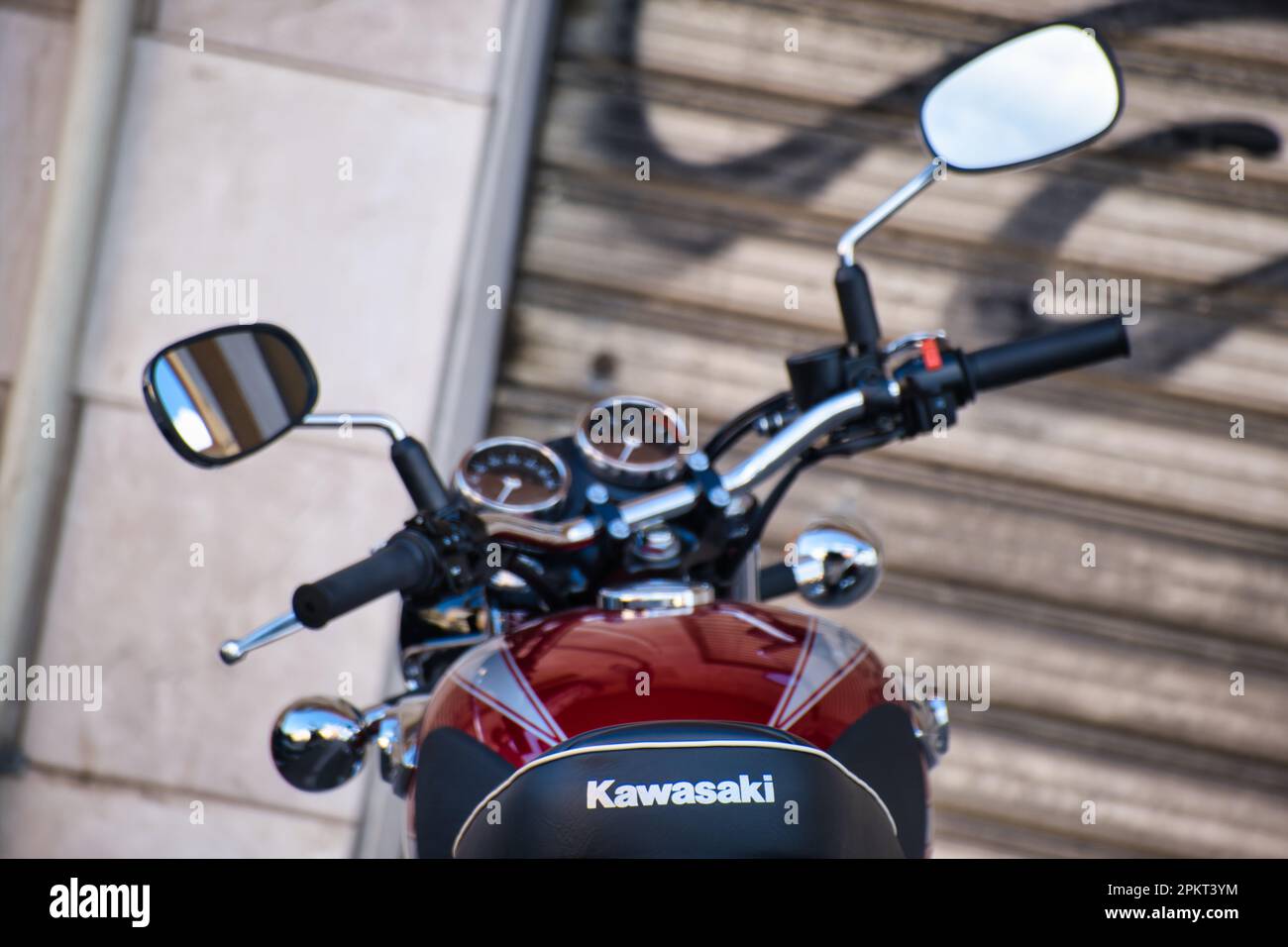 Red kawasaki motorbike hi-res stock photography and images - Alamy