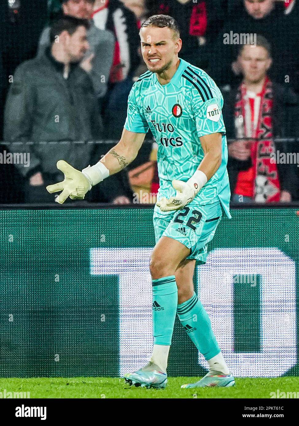 Rotterdam - Feyenoord keeper Timon Wellenreuther reacts to the 5-1 ...