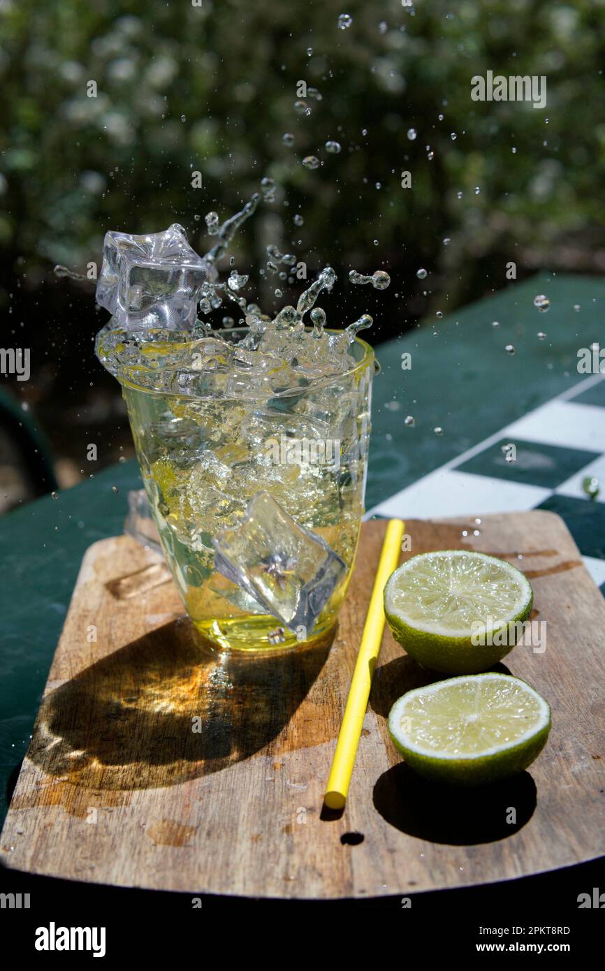 Lemonade splash hi-res stock photography and images - Alamy