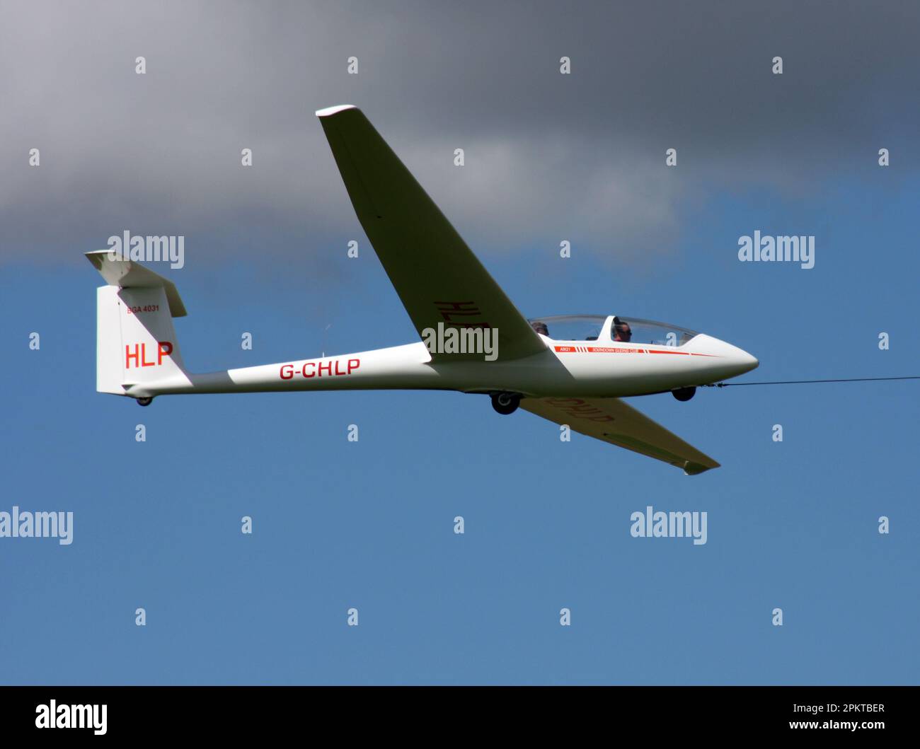 A Schleicher ASK-21 glider departs a private airfield West Sussex Stock ...