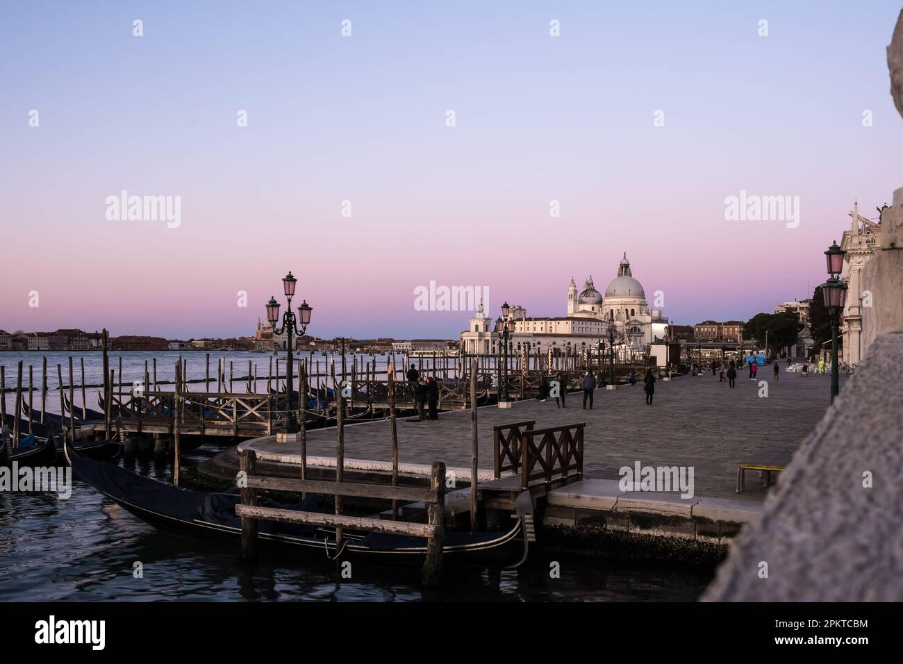 Monumental waterfront hi-res stock photography and images - Alamy