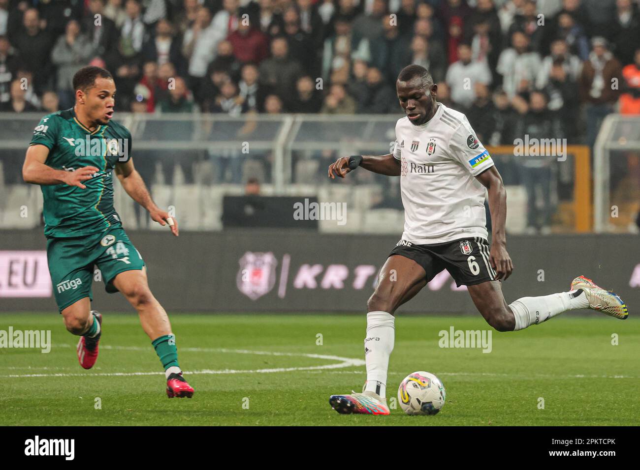 Omar colley besiktas hi-res stock photography and images - Alamy