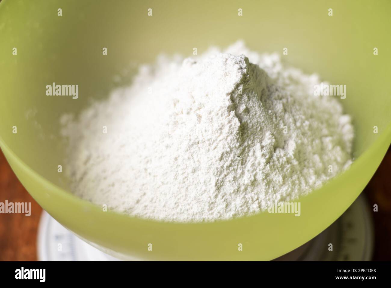 Flour sprinkled with close-up slide. Coarse flour is poured ...