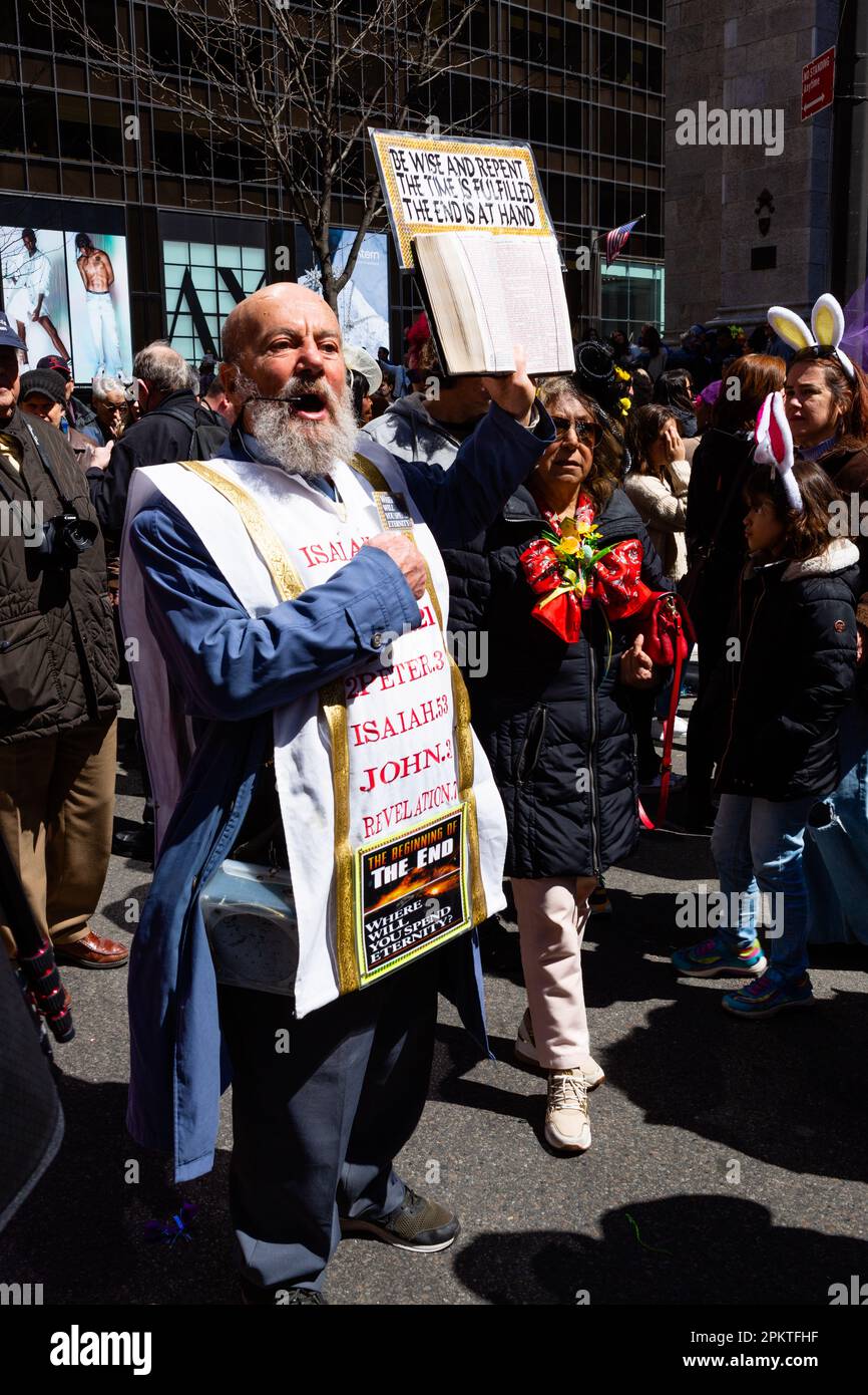 New York, NY, USA. 9th Apr, 2023. Manhattan's Fifth Avenue fills with ...