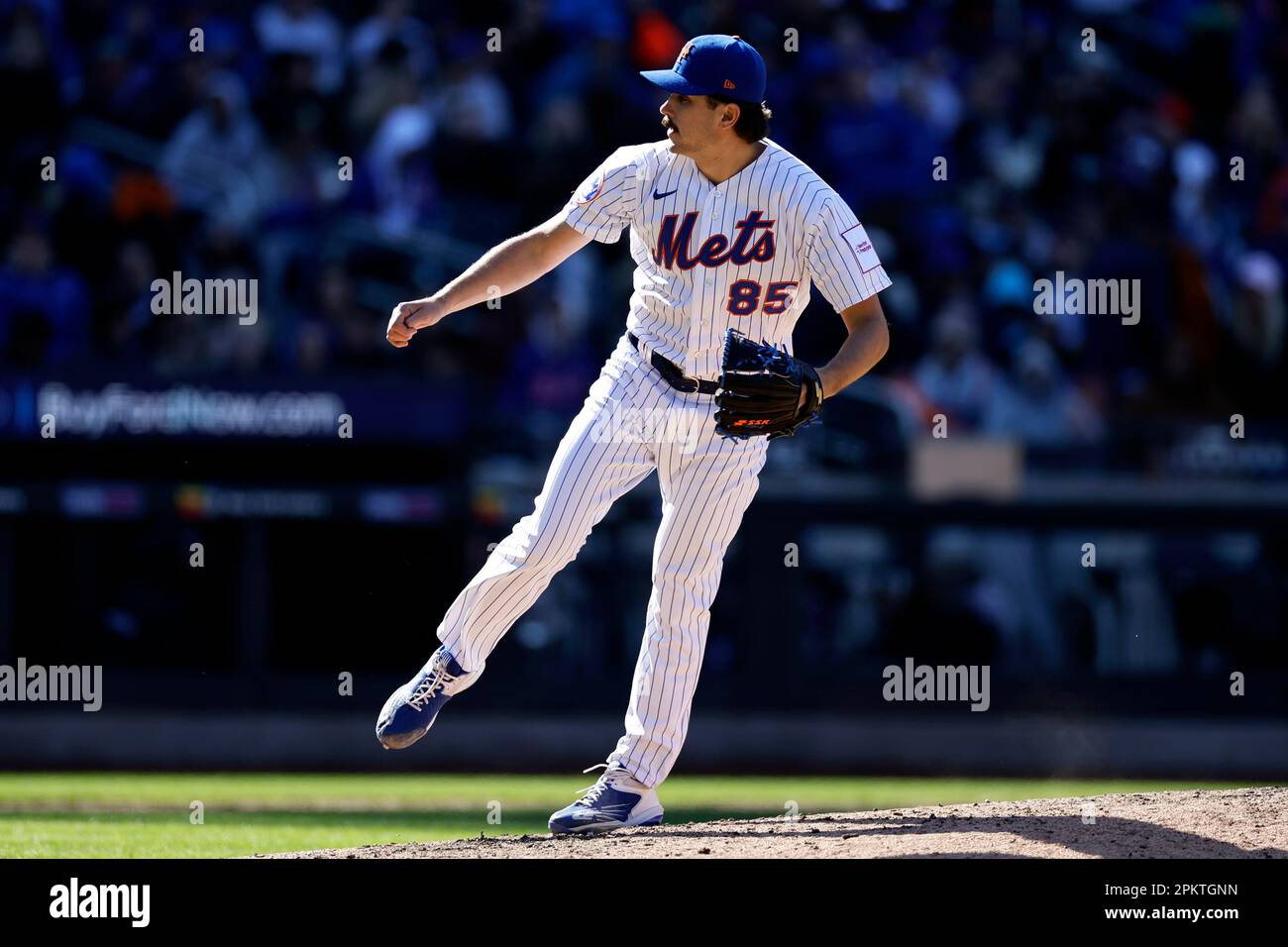 New York Mets pitcher Stephen Nogosek (85) throws during the seventh ...