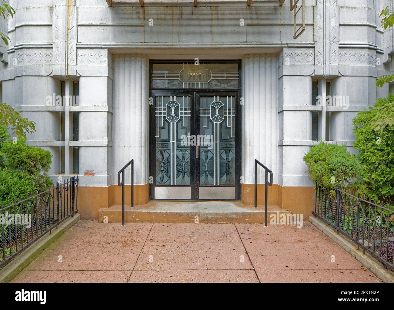 200 Clinton Street is an Art Deco apartment building in the Brooklyn ...