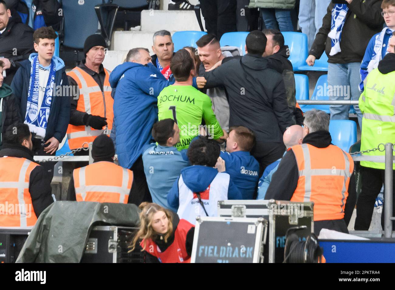 goalwart Manuel RIEMANN (BO) argues after the game with fans, dispute ...