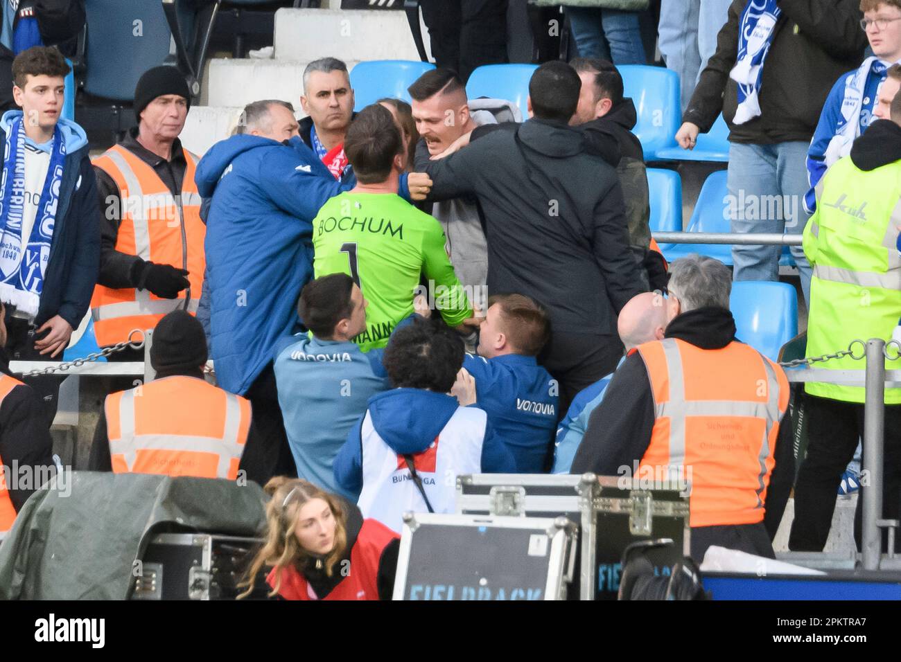 goalwart Manuel RIEMANN (BO) argues after the game with fans, dispute ...