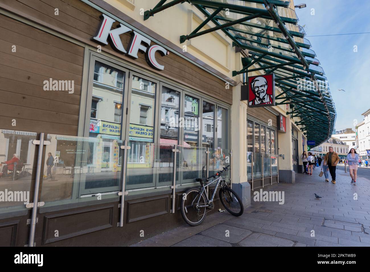 Kfc in england hi-res stock photography and images - Alamy