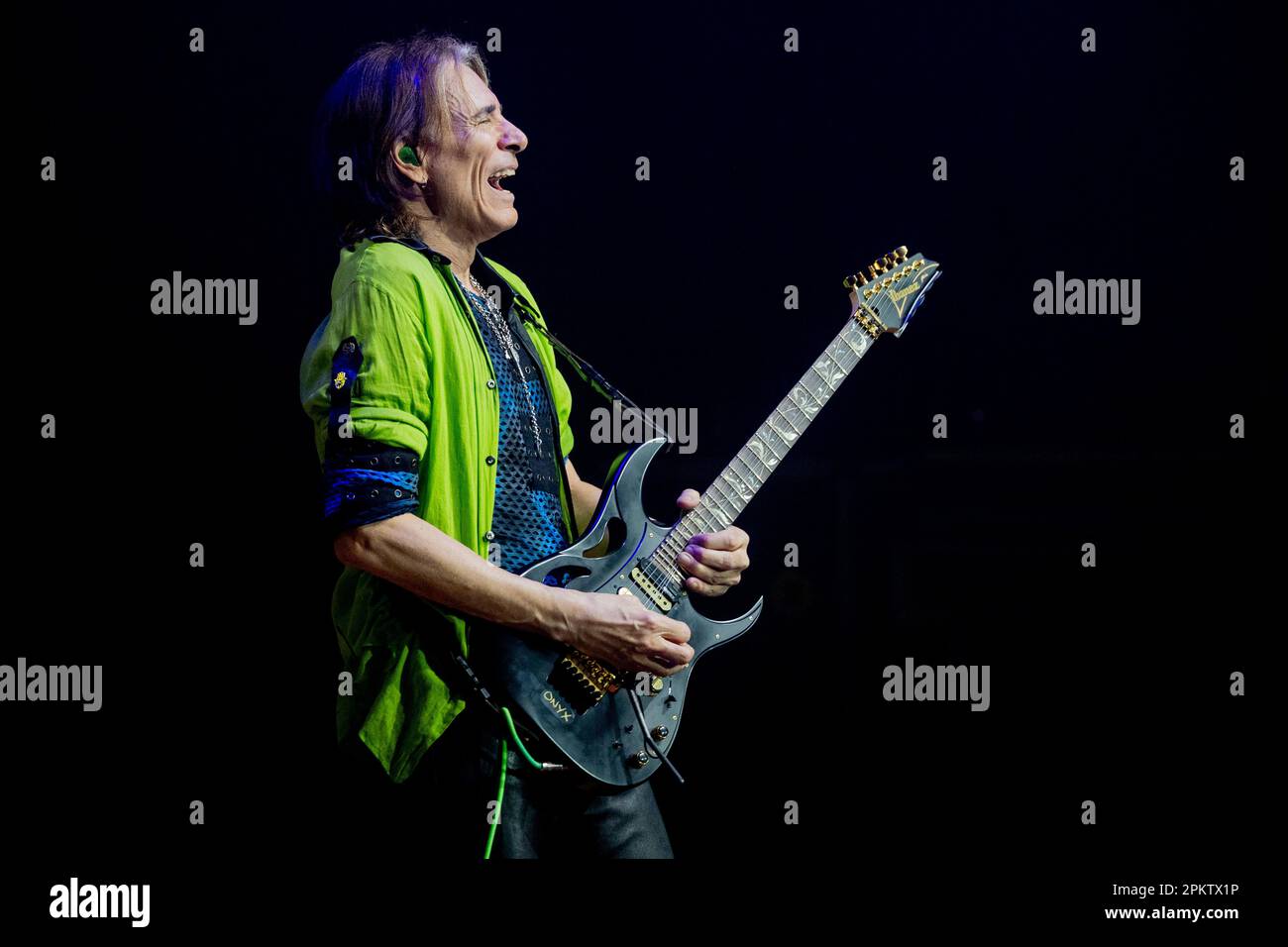 Steve vai milano hi-res stock photography and images - Alamy