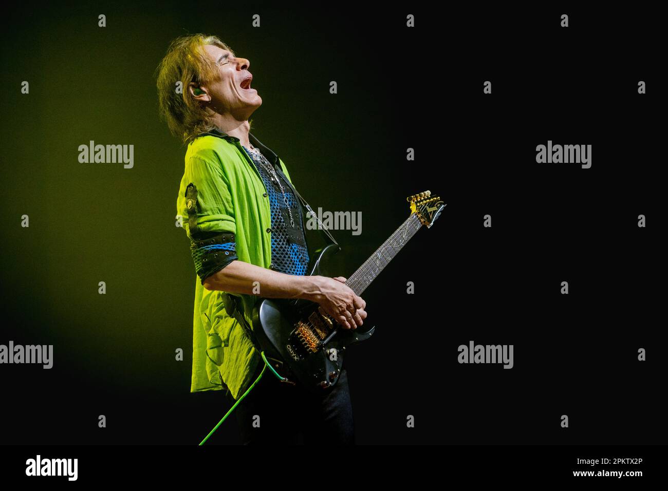 Steve vai esibizione hi-res stock photography and images - Alamy