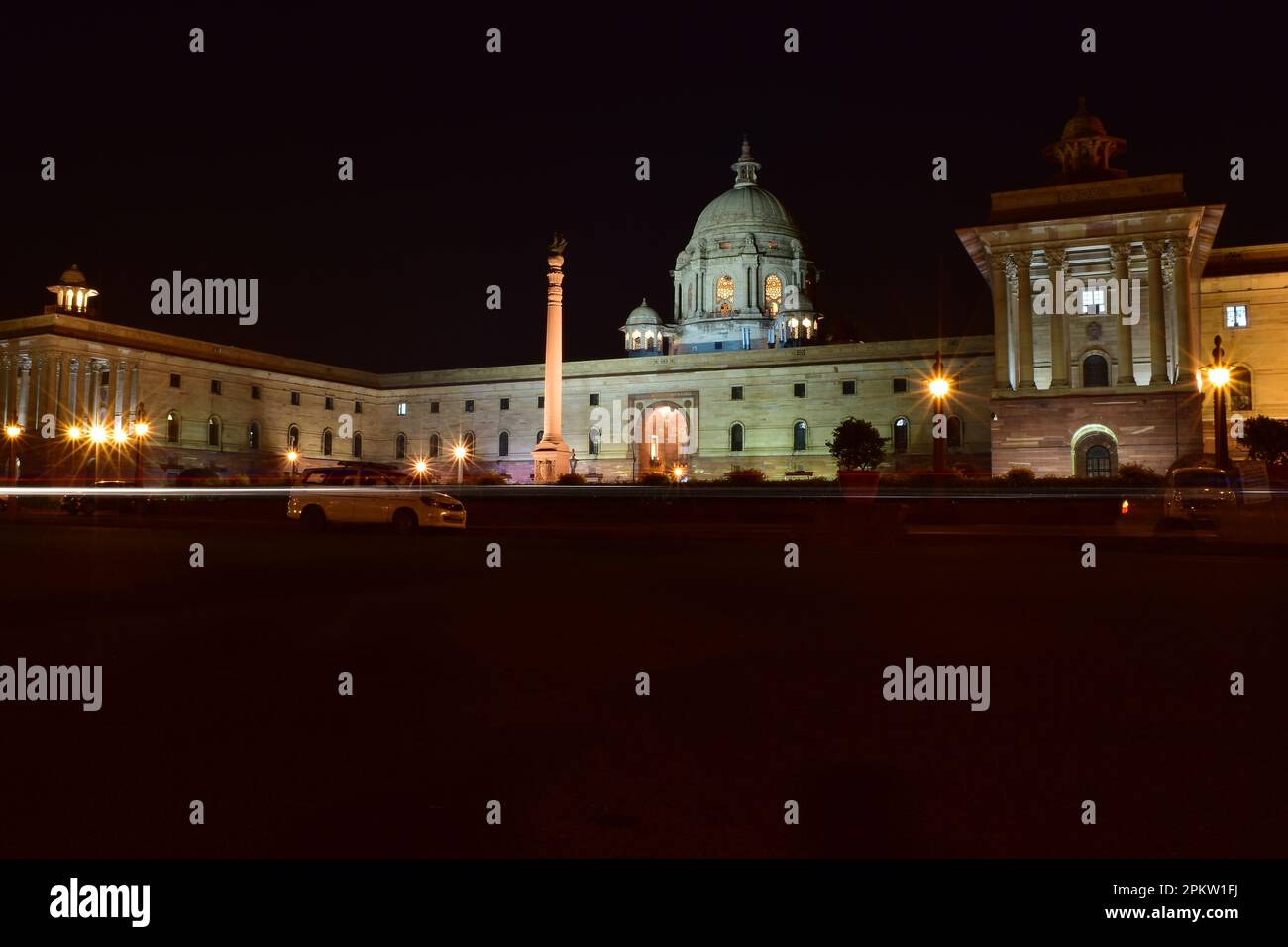 India presidential residence night hi-res stock photography and images ...