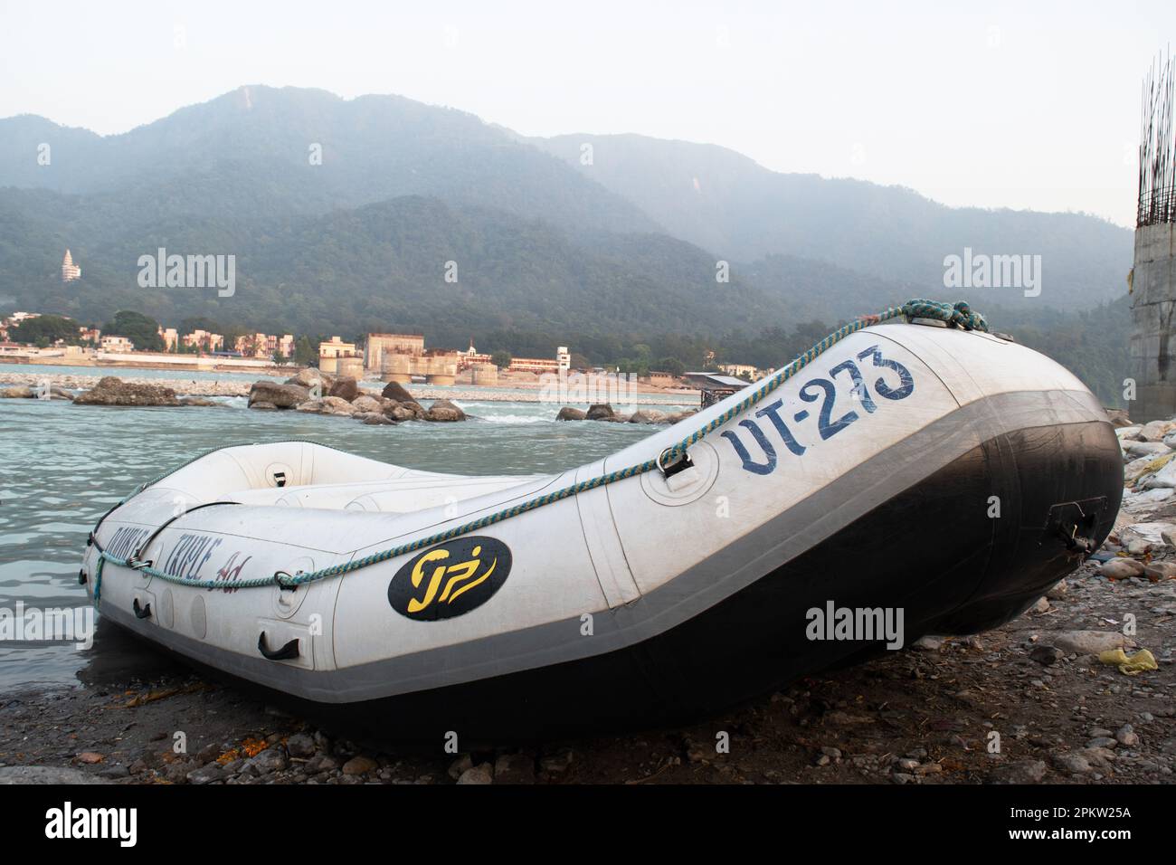 Rishikesh, india 15 oct 2017:- Empty raft boat at riverside ganga ...