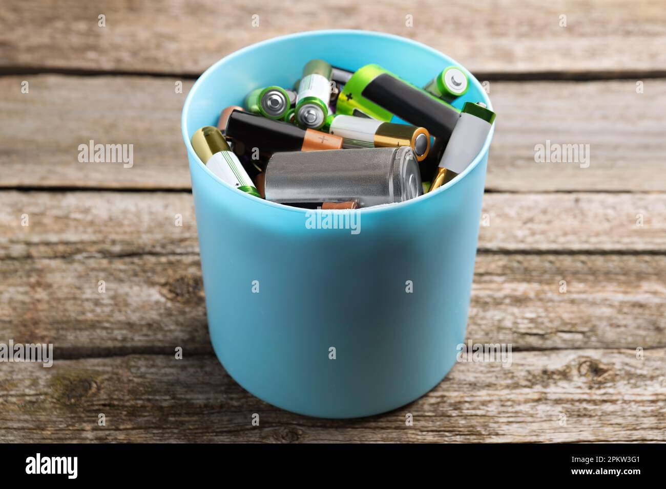 Used batteries in bucket hi-res stock photography and images - Alamy