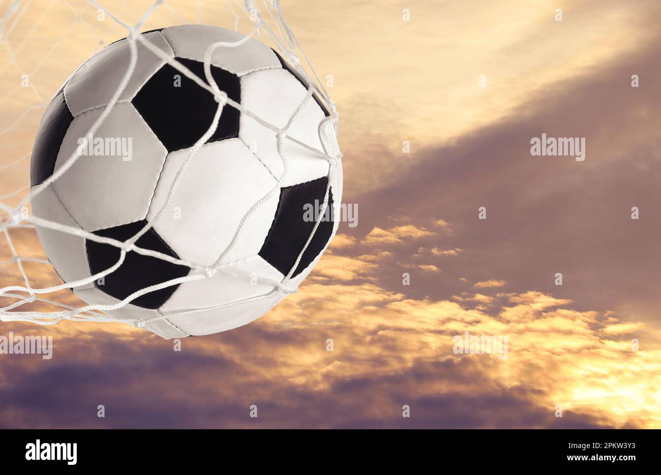 Net against sunset hi-res stock photography and images - Alamy
