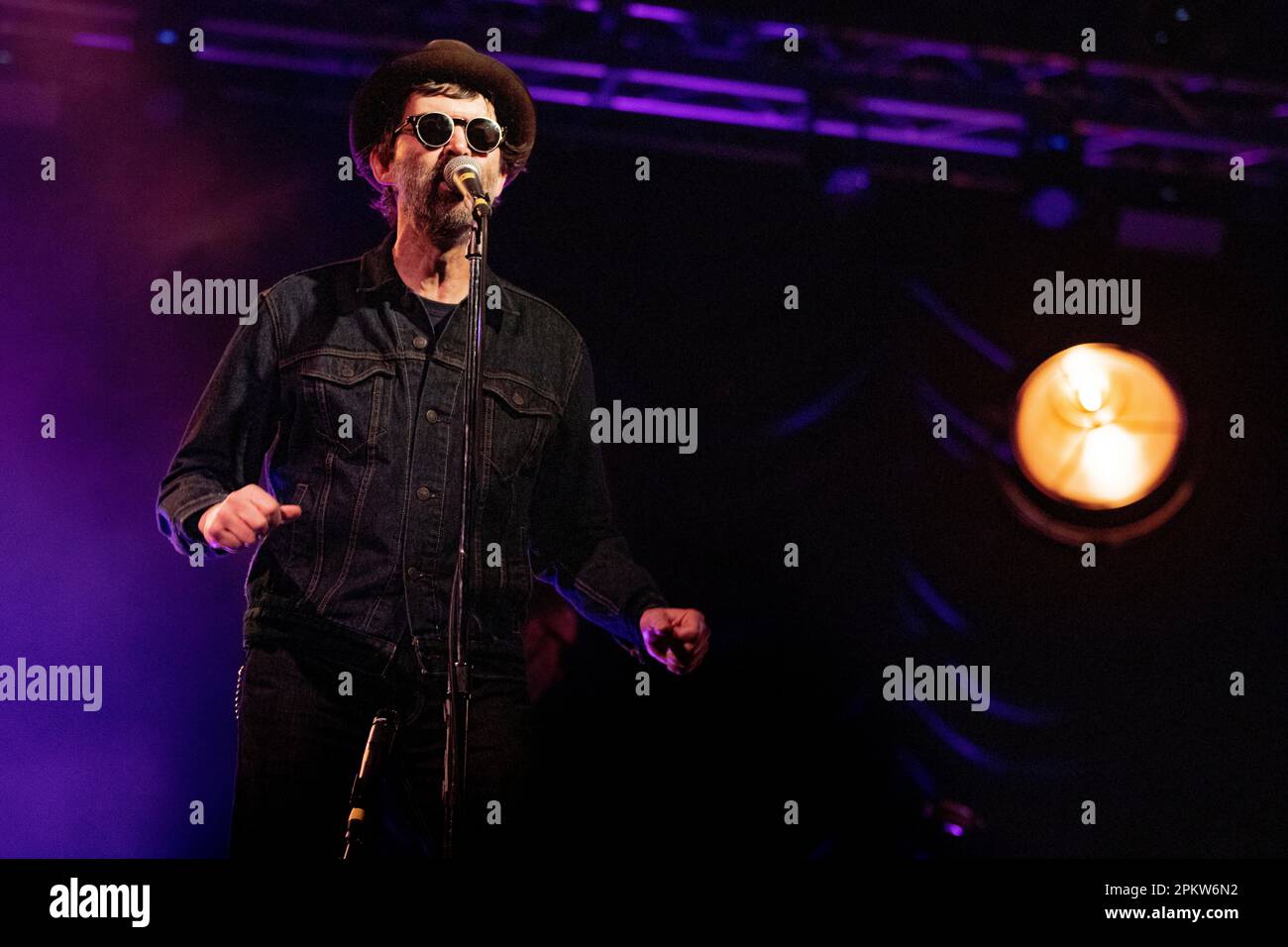 Mark everett hi-res stock photography and images - Alamy