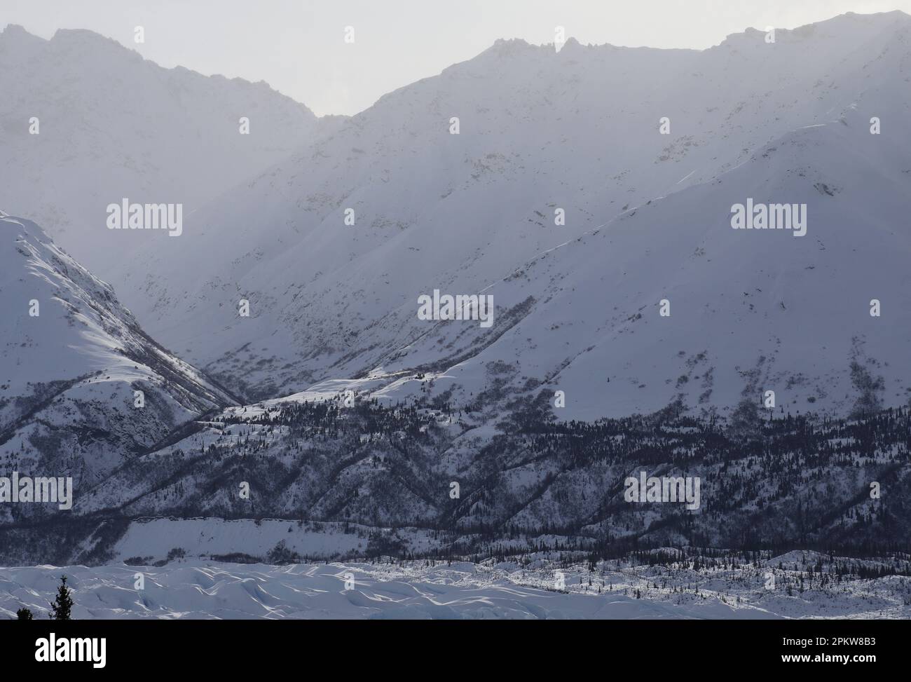 Snow backdrops hi-res stock photography and images - Alamy