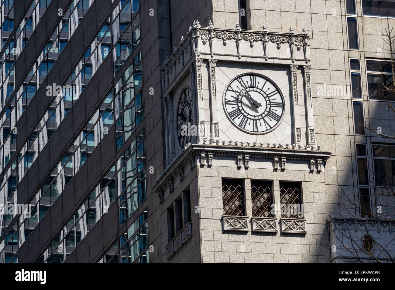 Tokyo building detail hi-res stock photography and images - Alamy