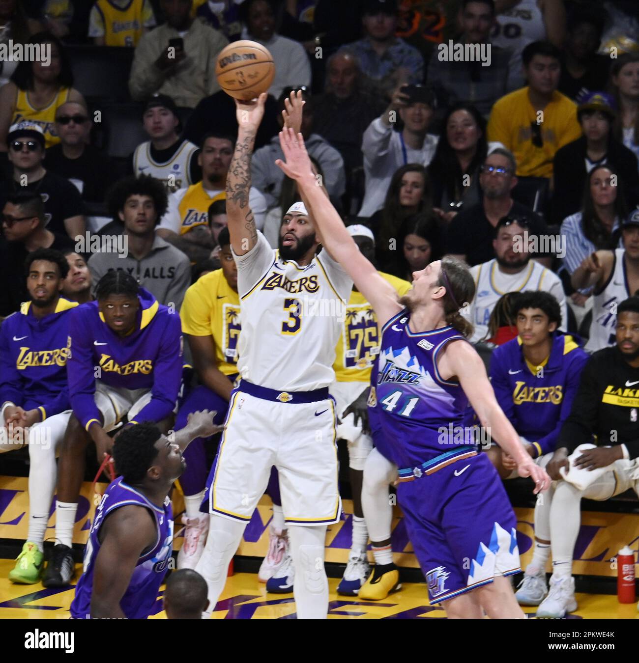 Los Angeles, United States. 09th Apr, 2023. Los Angeles Lakers center ...