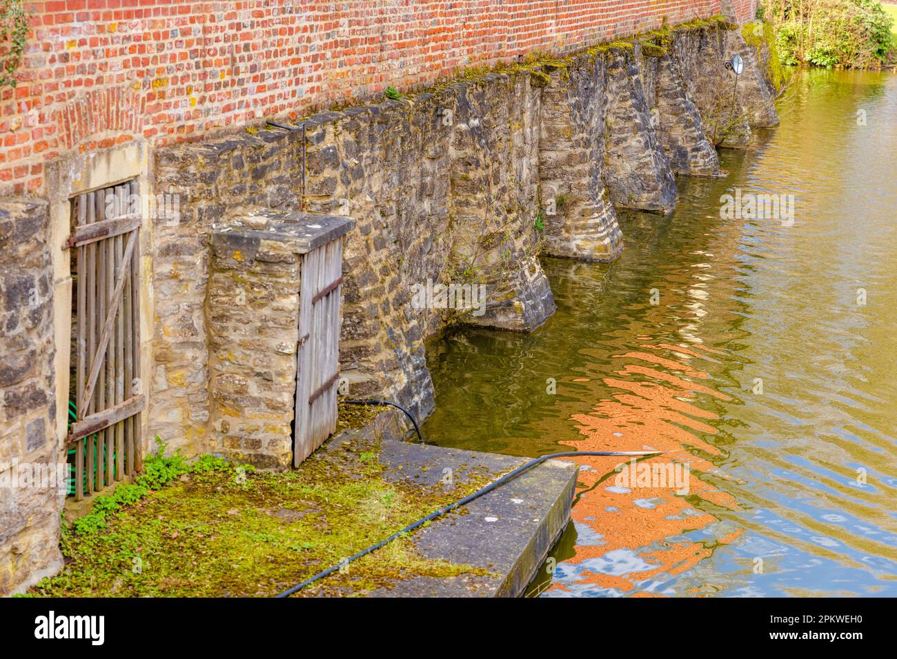 Hulshoff water castle hi-res stock photography and images - Alamy