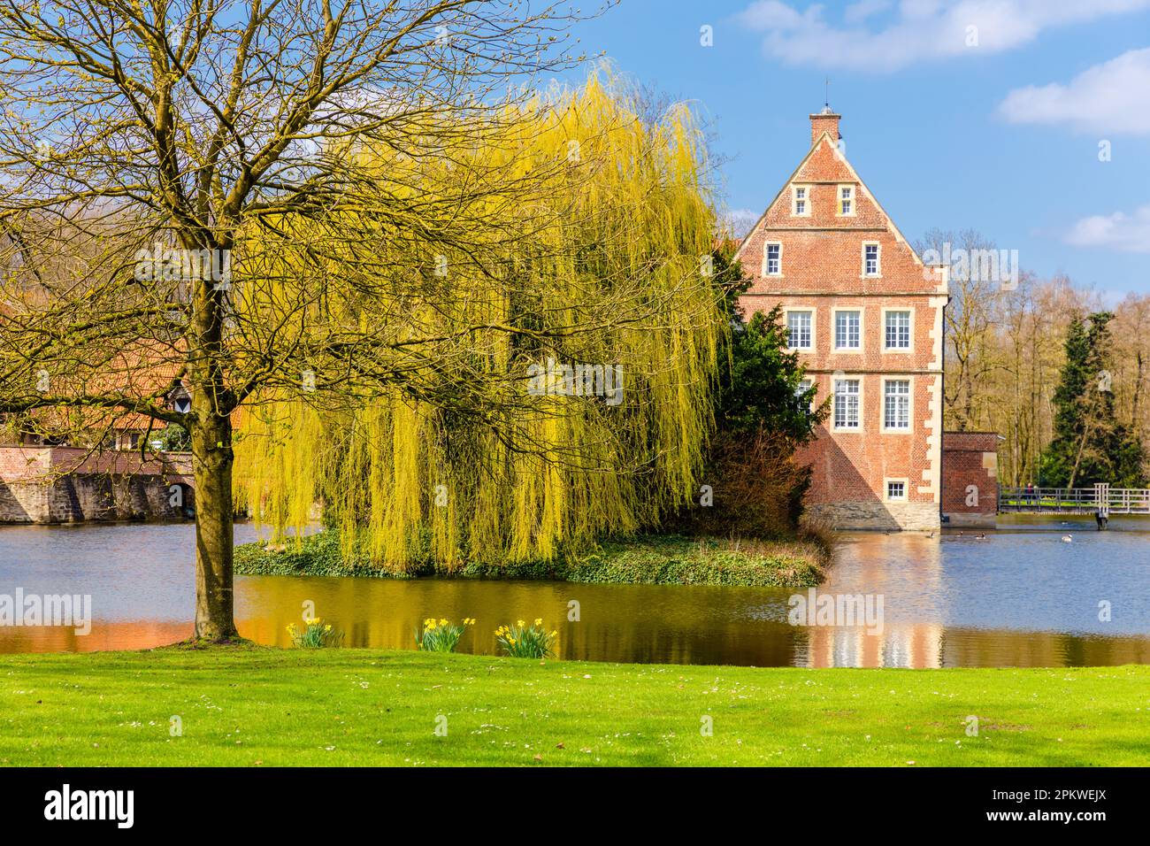Burg Hulshoff, Munster, Castle and park, Germany Stock Photo - Alamy