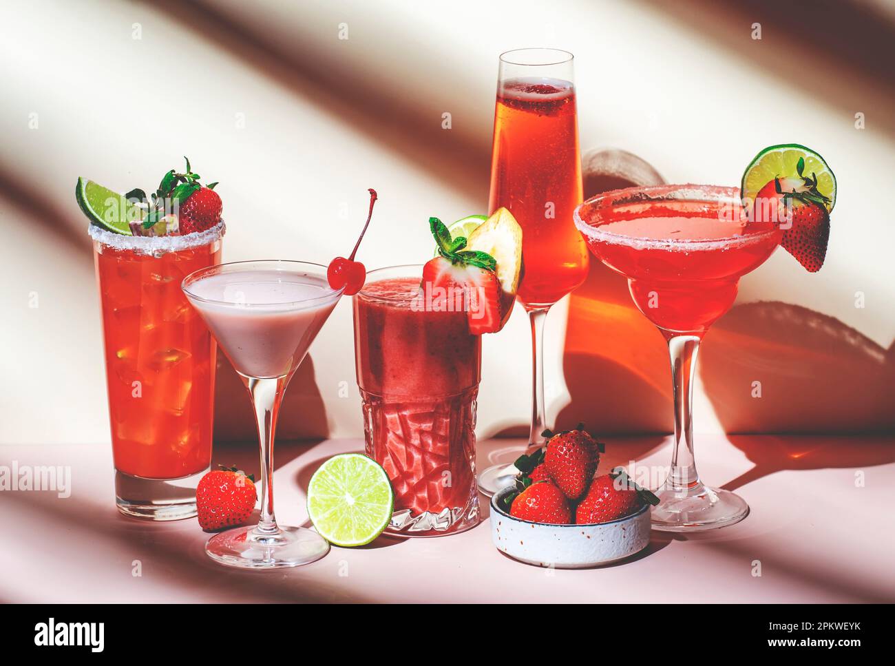 Summer strawberry alcoholic cocktails, mocktails, smoothies and shakes ...