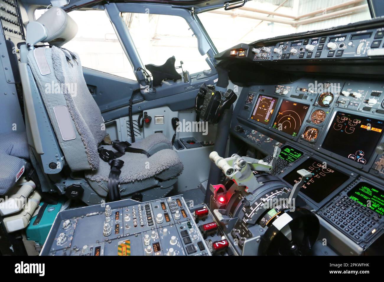 Inside the cockpit of a passenger airplane Stock Photo - Alamy