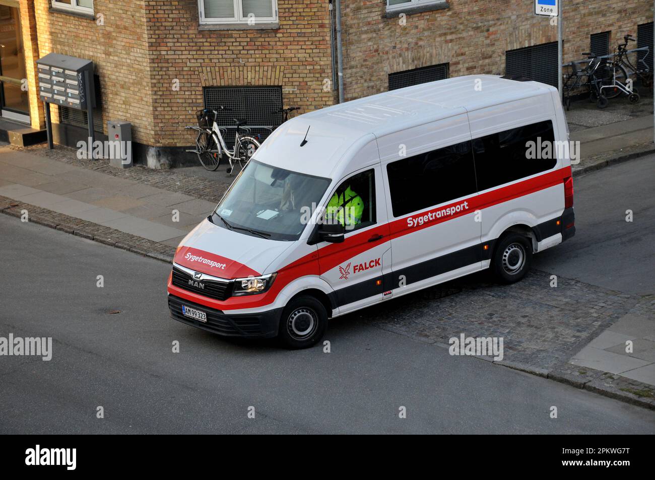 Sick falck van hi-res stock photography and images - Alamy
