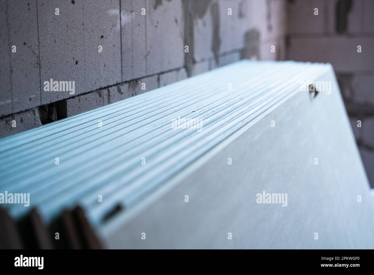 Gypsum wall sheathing hi-res stock photography and images - Alamy