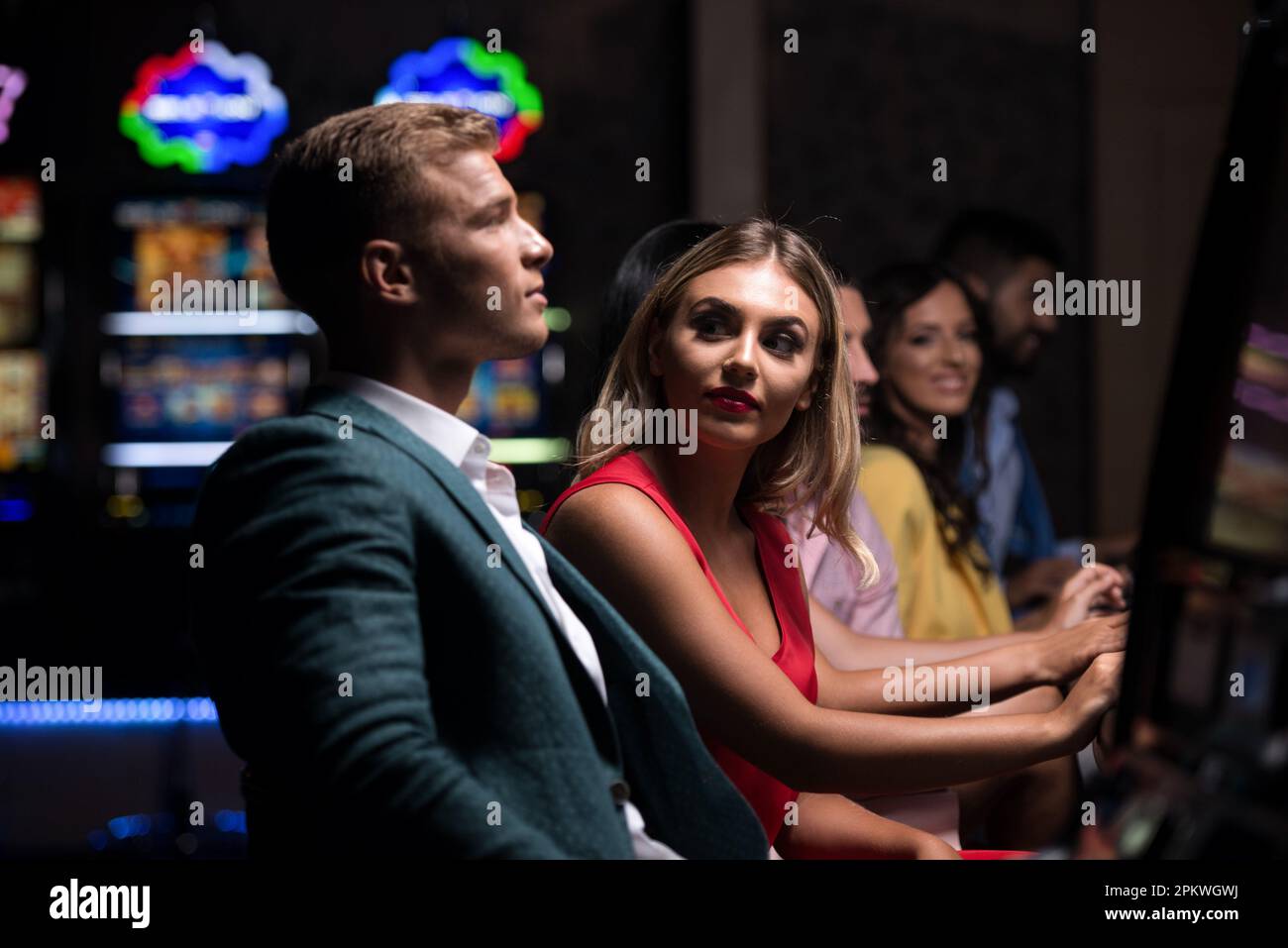 Arcade games arabic hi-res stock photography and images - Alamy