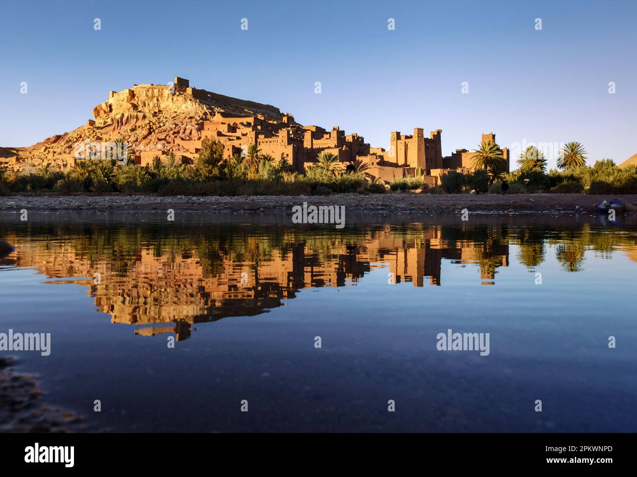 Aït Benhaddou (Berber: ⴰⵢⵜ ⵃⴰⴷⴷⵓ; Arabic: آيت بن حدّو‎‎) is an ighrem ...