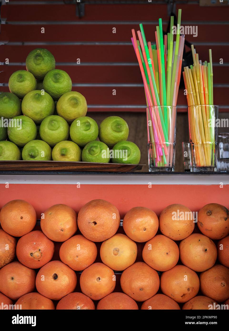 Juice stand hi-res stock photography and images - Alamy
