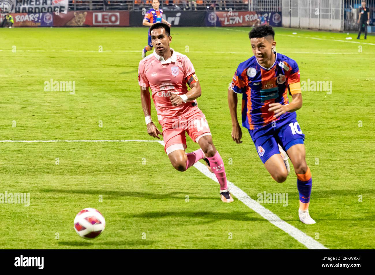 Football action during Thai league match at PAT stadium, Klong Toey ...