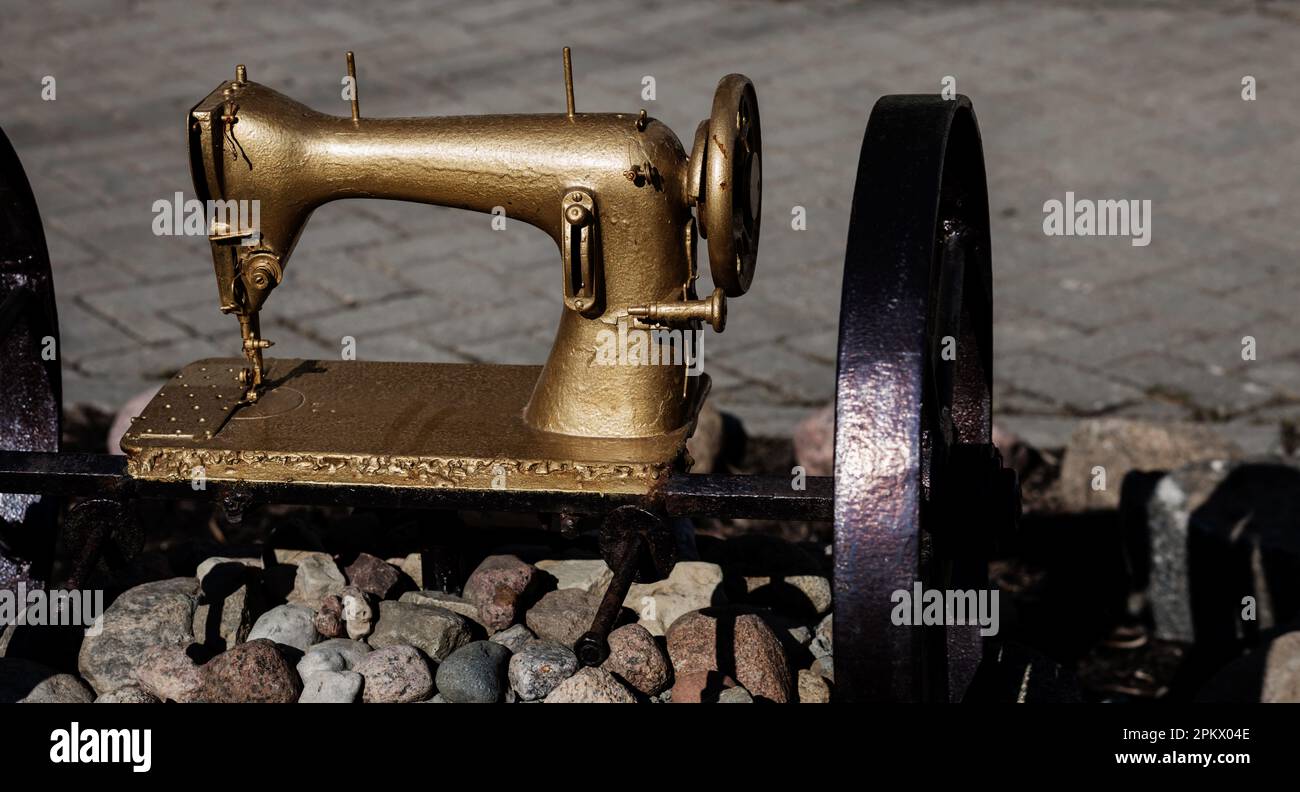 Old rusty sewing machine. antique equipment Stock Photo - Alamy
