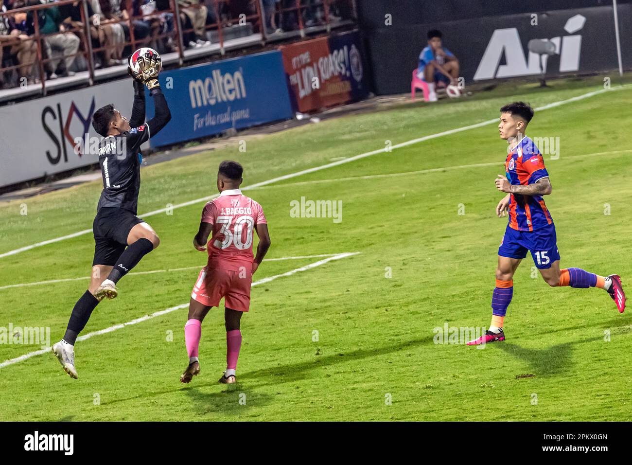 Football action during Thai league match at PAT stadium, Klong Toey ...