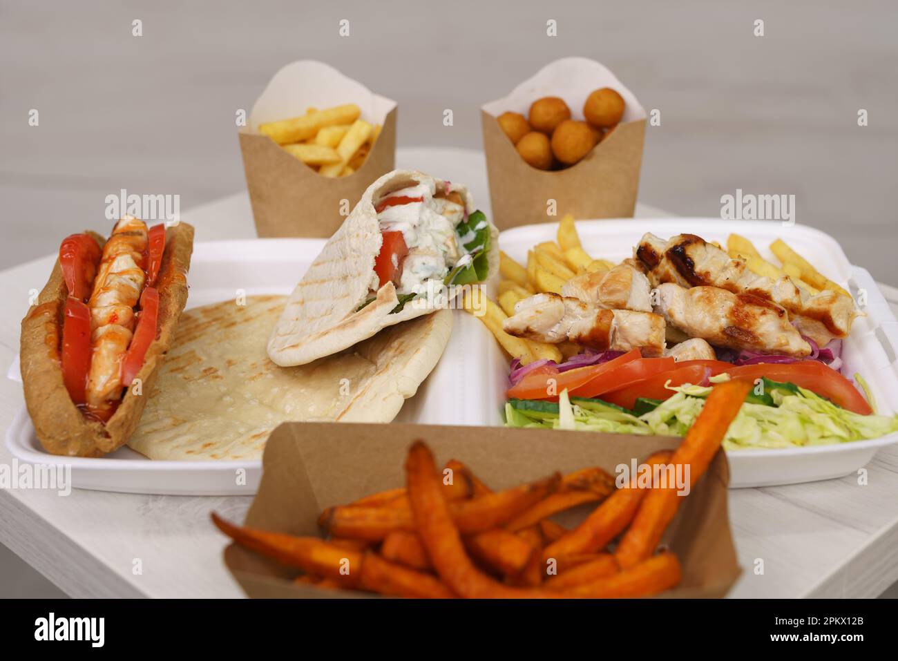 Lunchbox cafe hi-res stock photography and images - Alamy