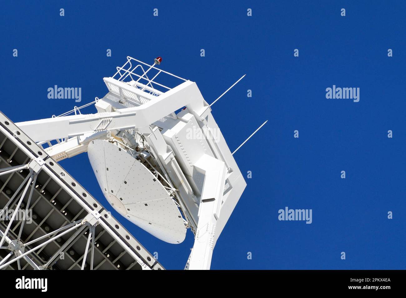 Parabolic reflector antenna hi-res stock photography and images - Alamy