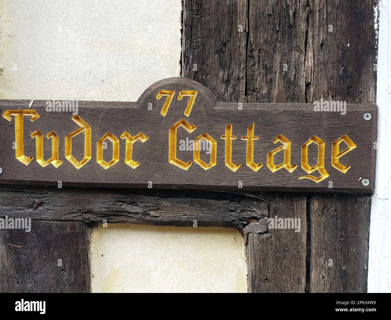 Gold house numbers hi-res stock photography and images - Alamy