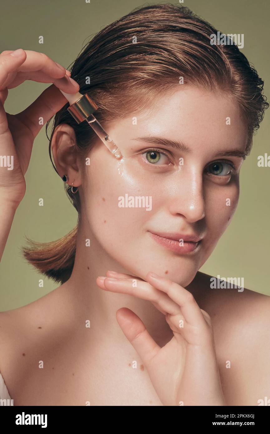 Glowing skin hi-res stock photography and images - Alamy