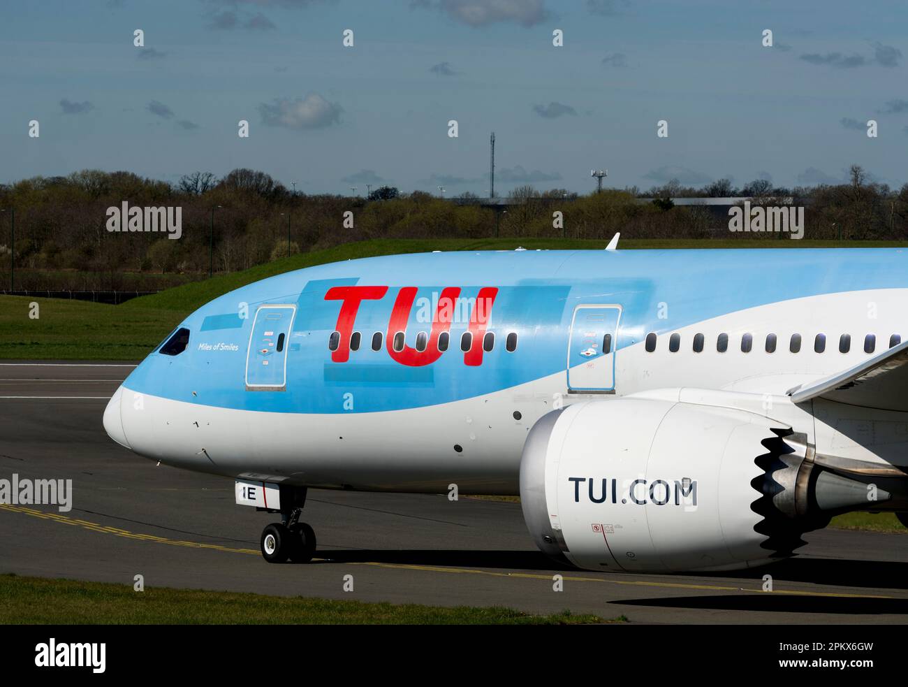 Tui Boeing 787-8 Dreamliner taxiing at Birmingham Airport, UK (G-TUIE ...