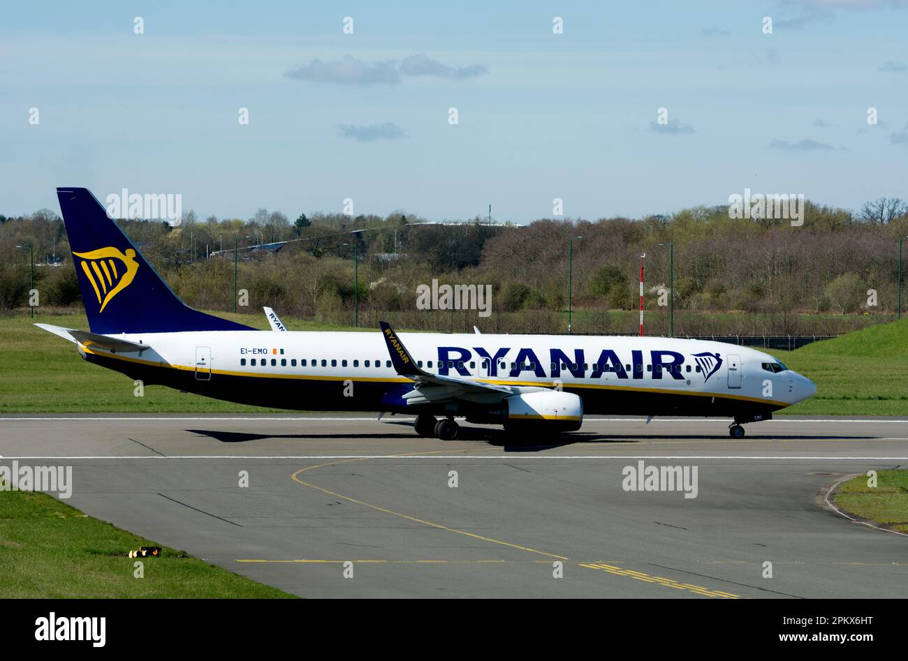 Ryanair Boeing 737-8AS ready for take off at Birmingham Airport, UK (EI ...