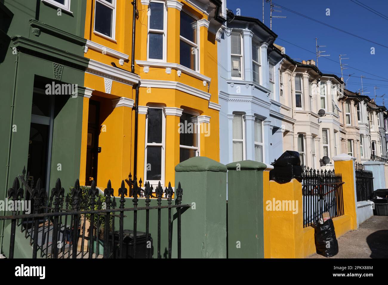 Brighton properties hi-res stock photography and images - Alamy