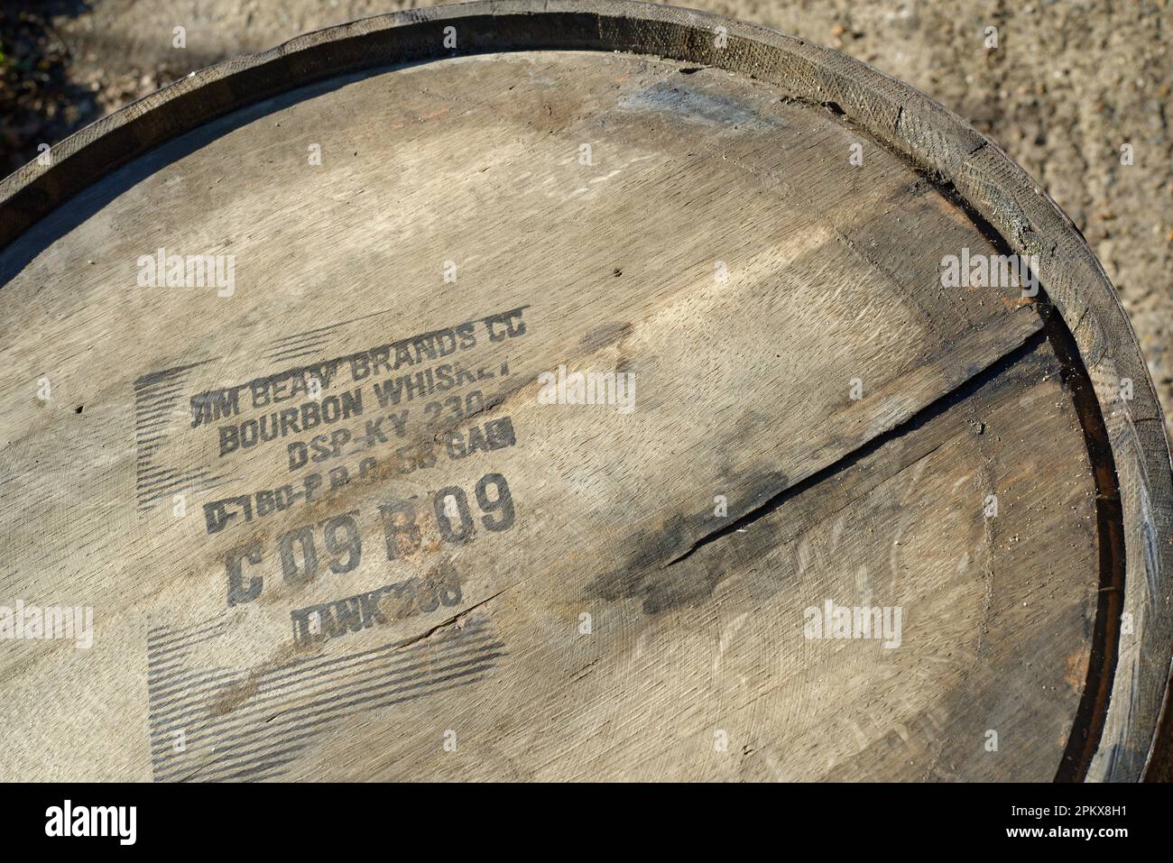 Wooden whiskey barrel barrels hi-res stock photography and images - Alamy