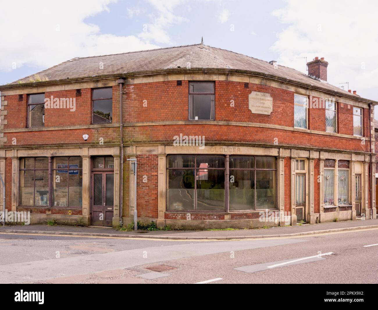 High street walshaw hi-res stock photography and images - Alamy