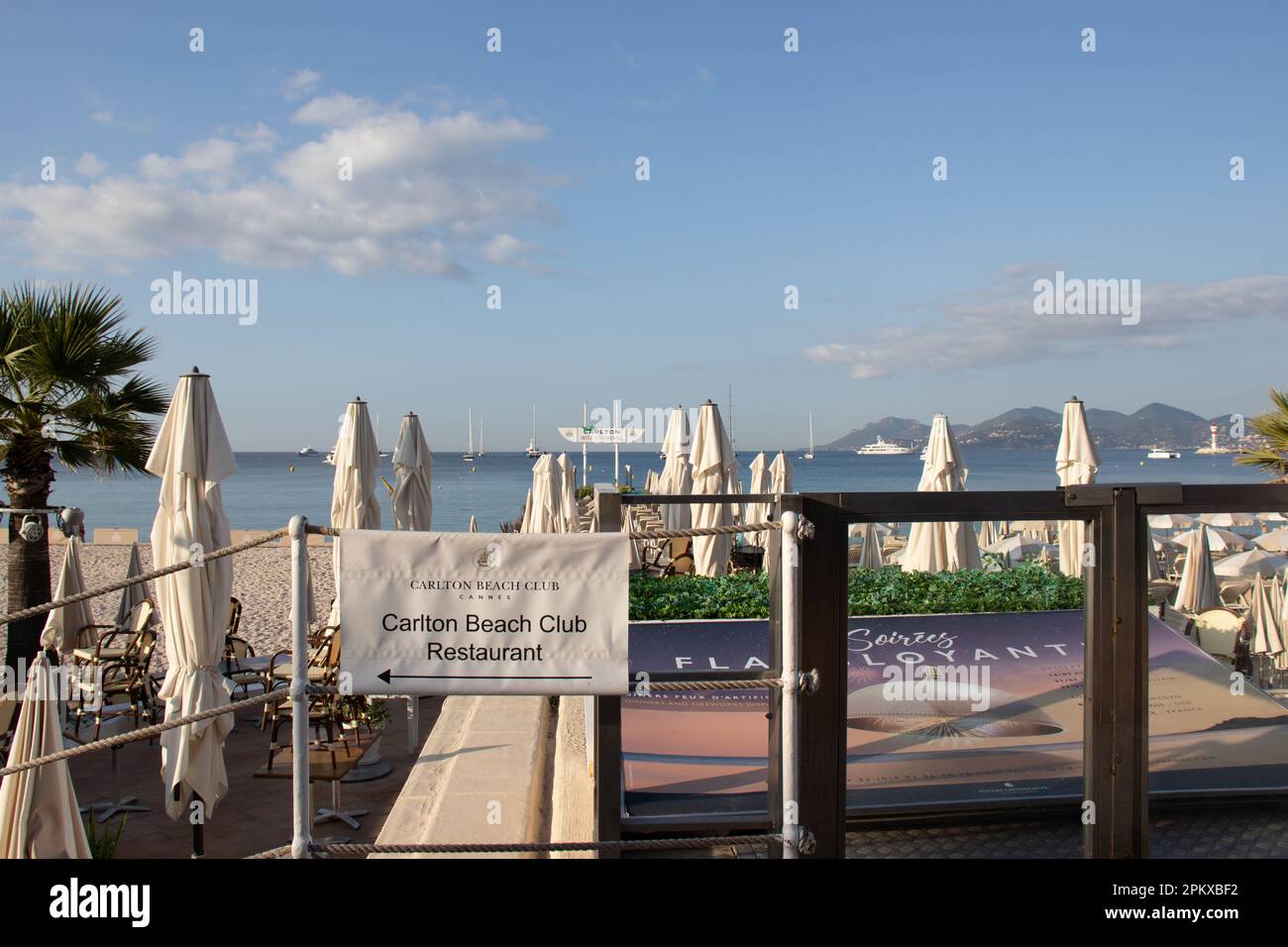 Ritz carlton entrance sign hi-res stock photography and images - Alamy